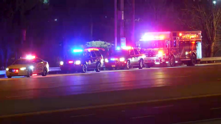 Wrong-way crash kills 2 people, injures woman and 2-year-old in Totowa