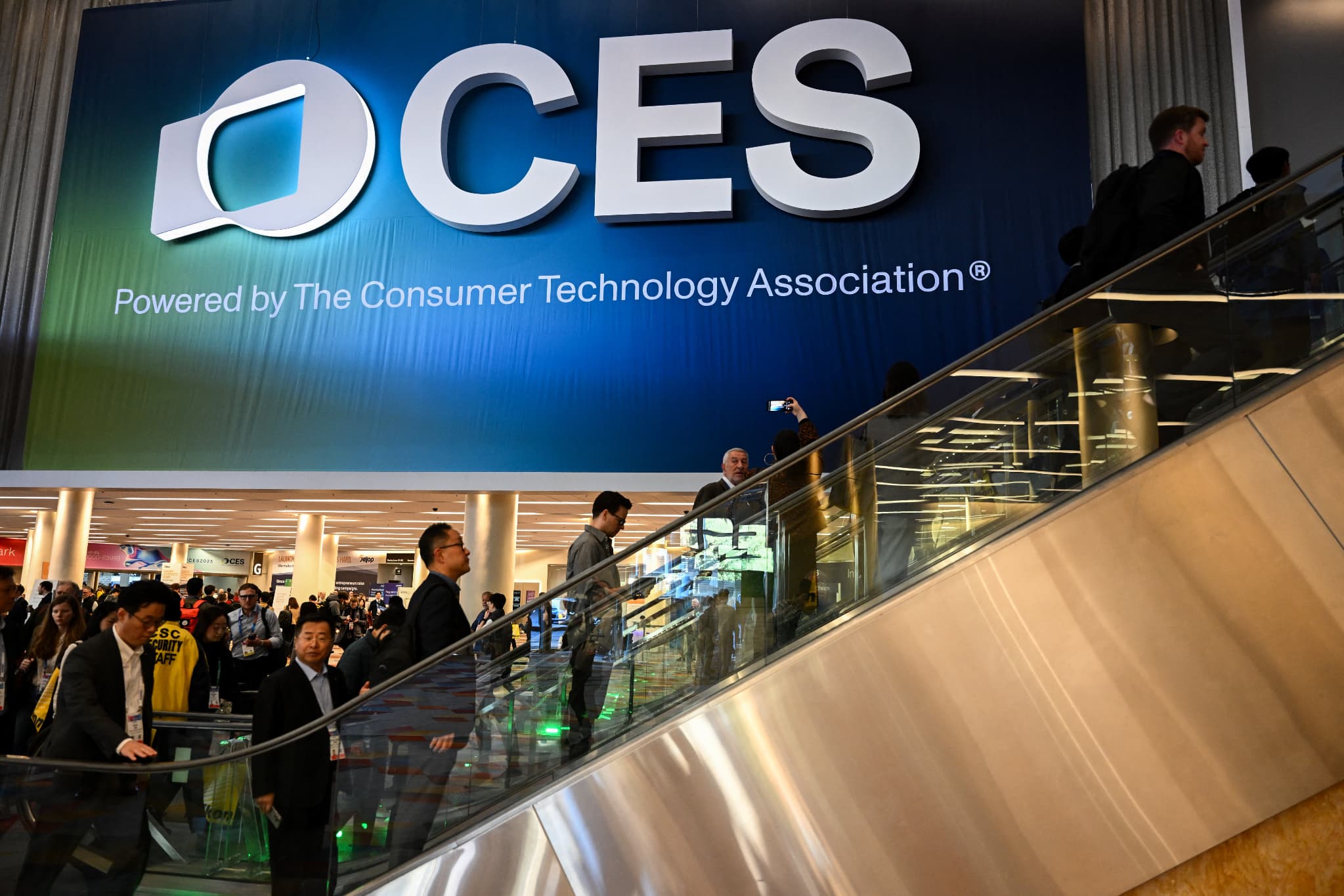CES 2026 : jour J-1, du Tamagotchi IA à la télé géante de Samsung ...