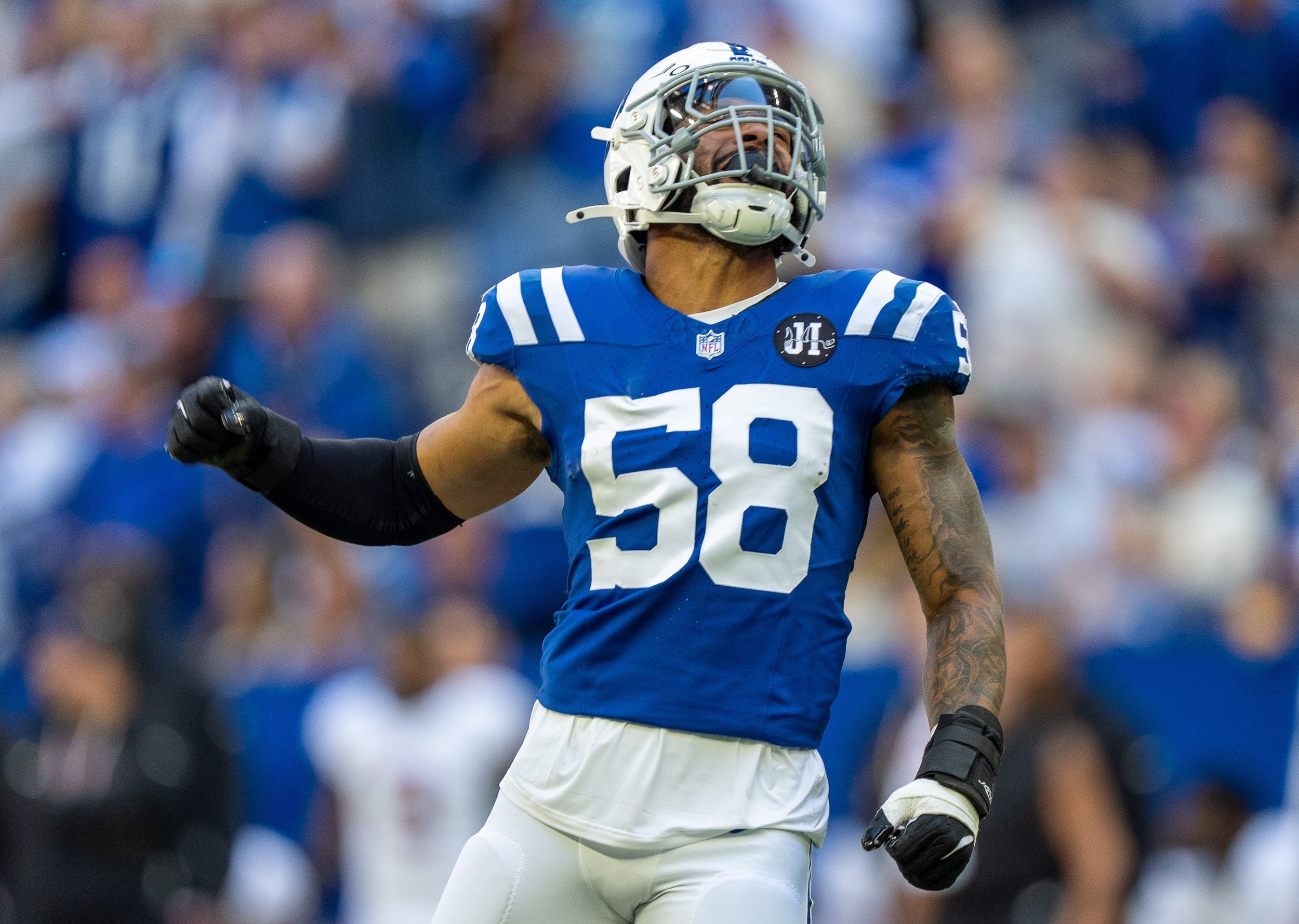 Colts sign LB Austin Ajiake to one-year extension, sign 16 futures players