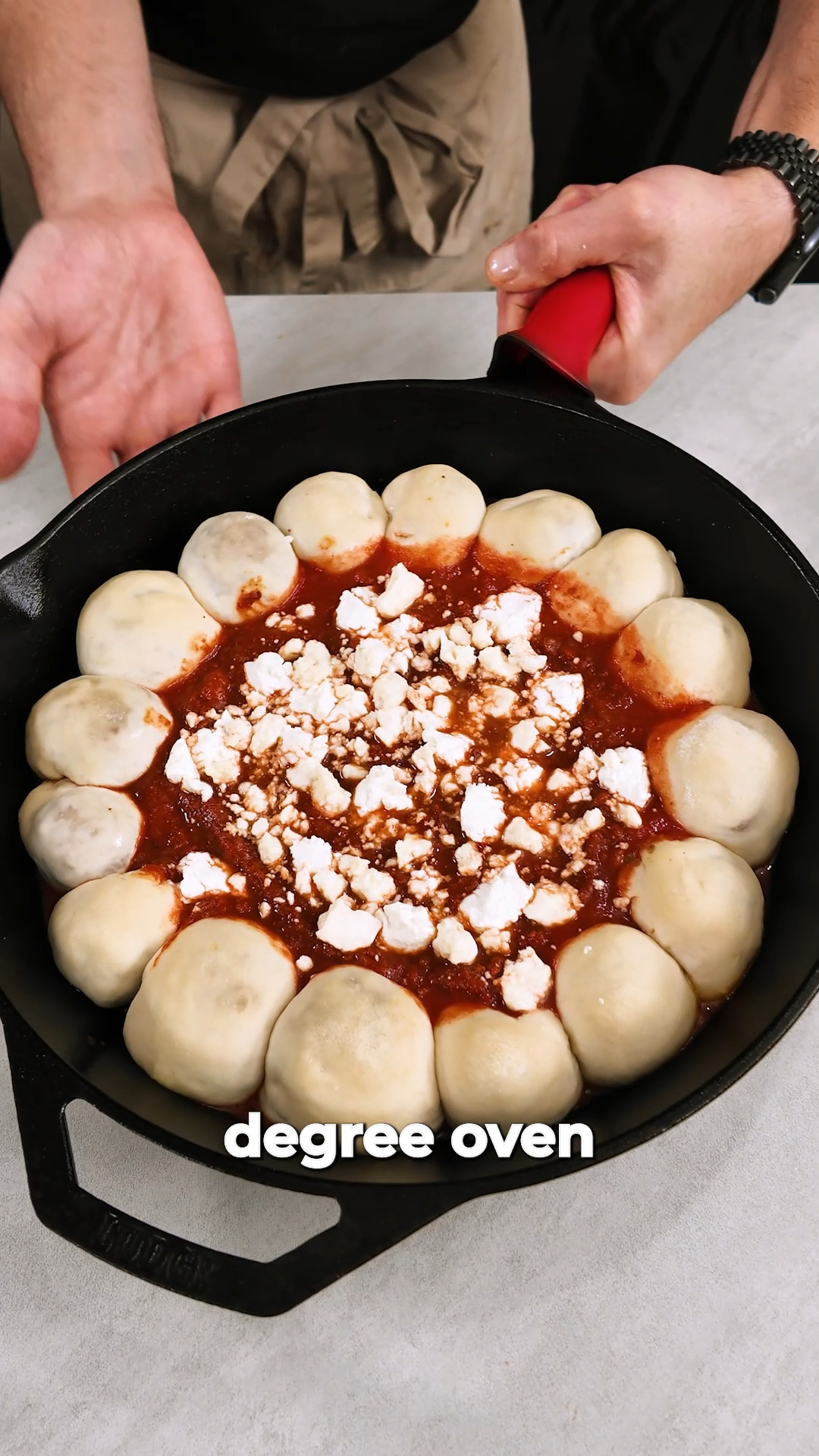 Shakshuka stuffed crust dip