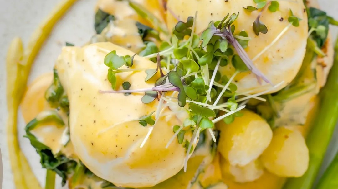 6 brunch dishes chefs avoid ordering on weekends