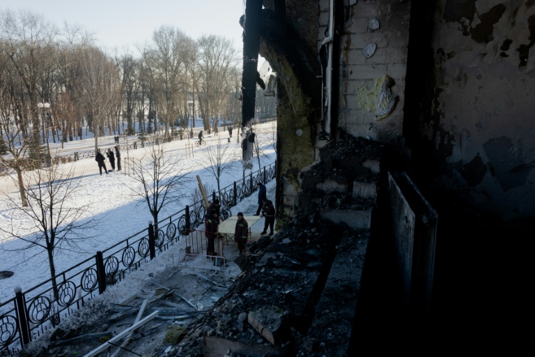 Ukraine : une clinique touchée par des frappes russes à Kiev