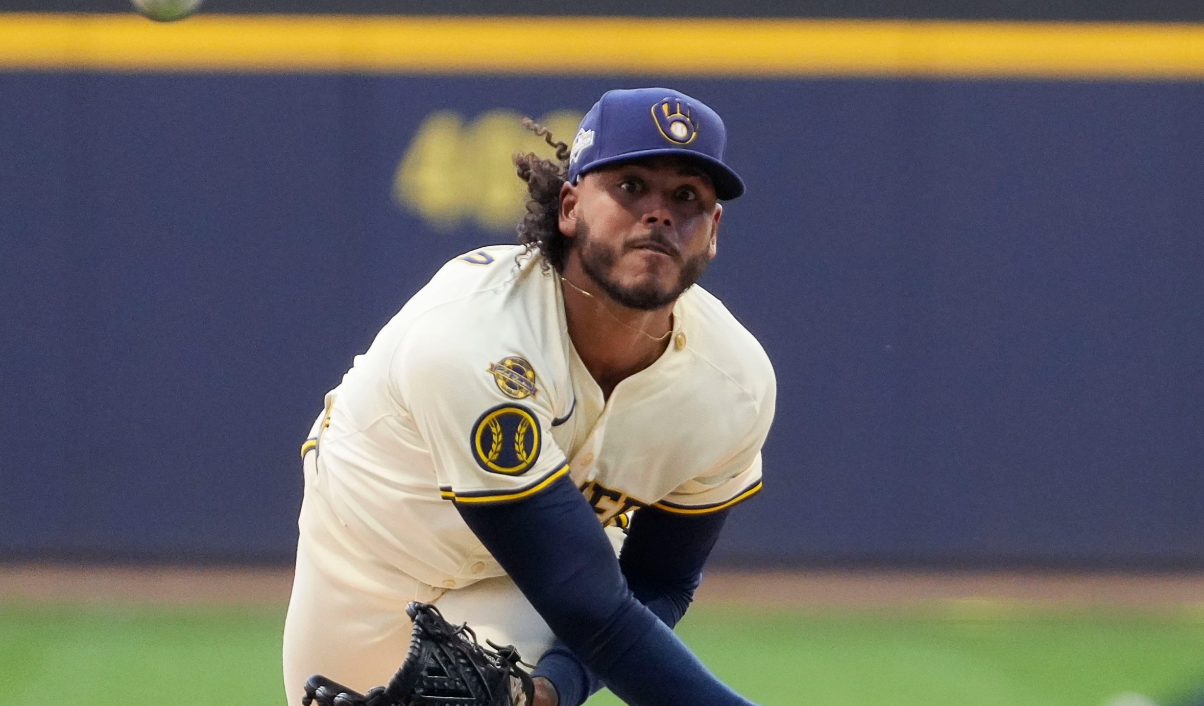 Rumor claims talks for top NY Mets and NY Yankees trade target to heat ...