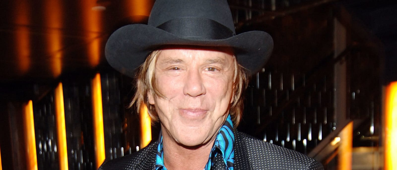 Fans dish out cash to save Mickey Rourke from eviction
