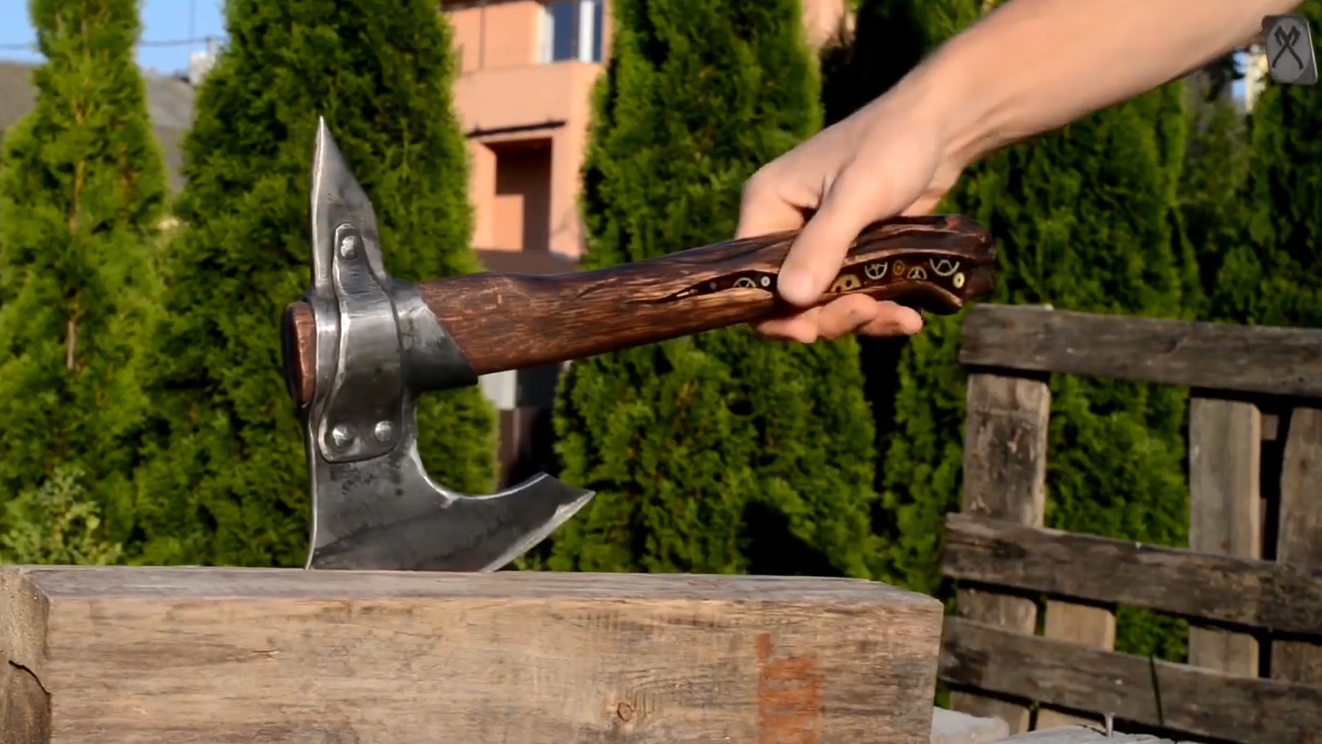 Handcrafting a unique steampunk style axe handle