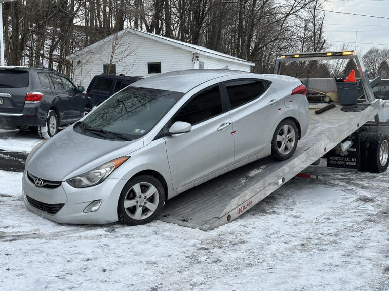 Search for suspect involved in attempted abduction