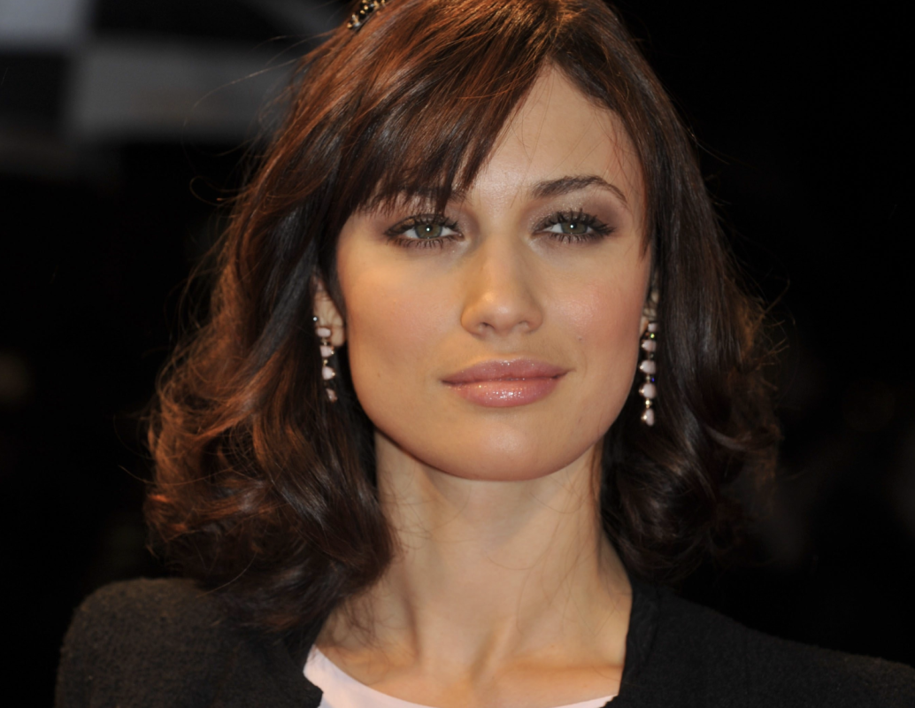 Former Bond girl Olga Kurylenko is more stunning than ever in red ...