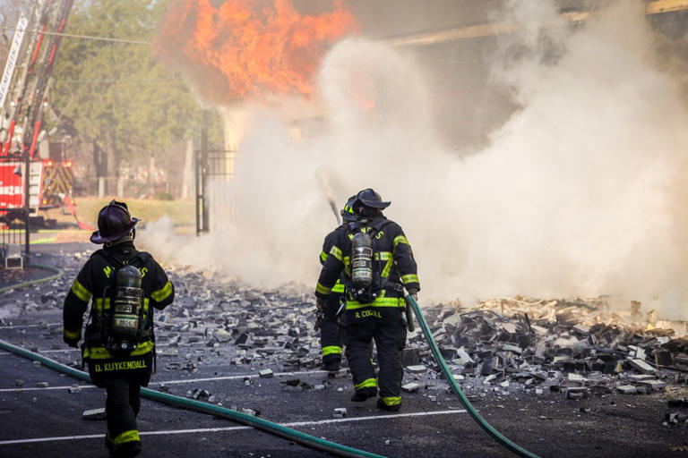 Frayser flea market fire injures 1; arson blamed for blaze