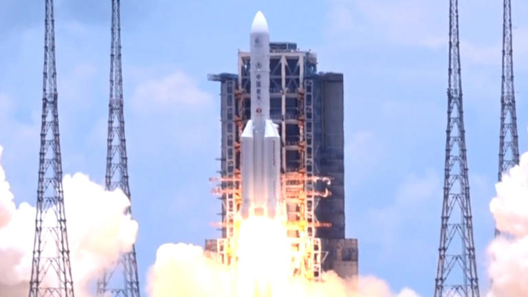China vs. SpaceX vs. NASA: Who reaches Mars first?