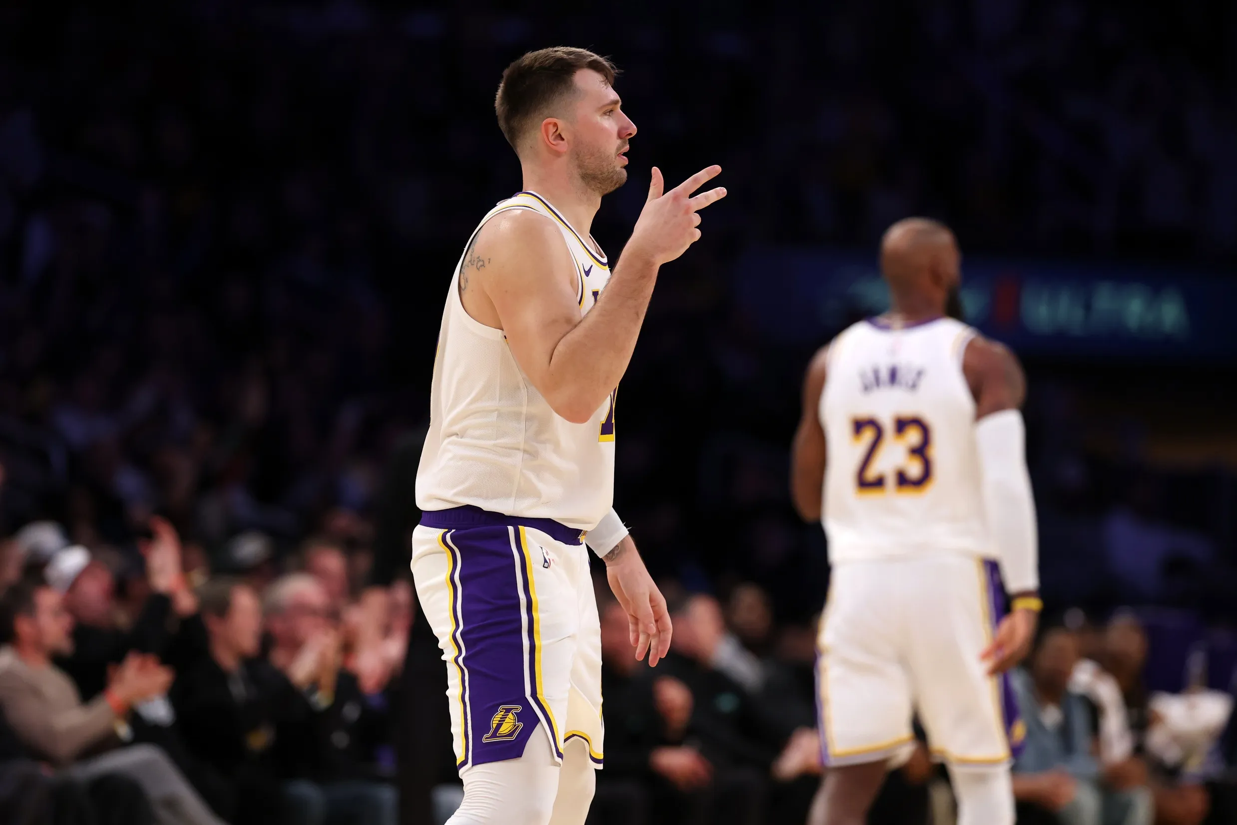 Doncic heats up late as Lakers complete two-game sweep of Grizzlies