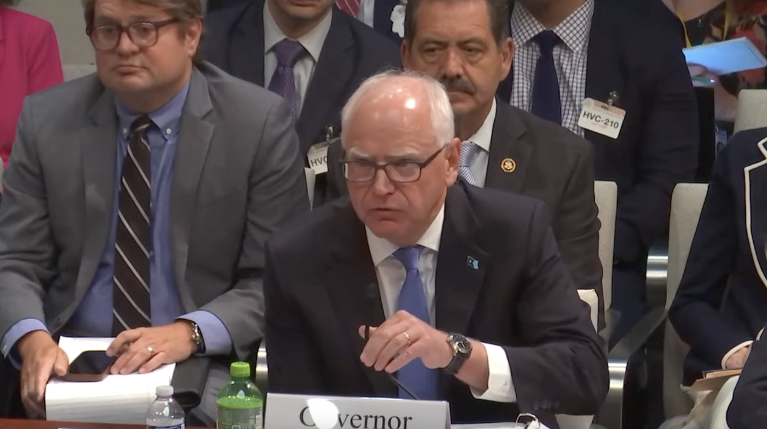 'That is incorrect': Governor Tim Walz schools GOP bozo over illegal ...