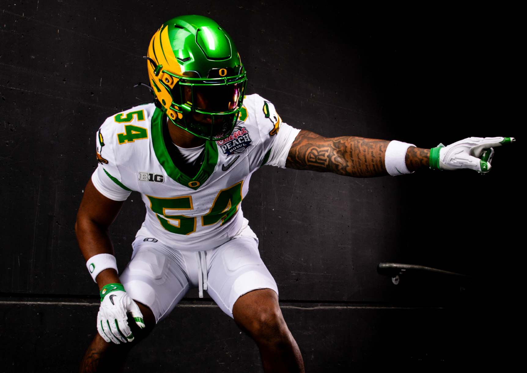 Oregon Ducks unveil uniform combo for CFP semifinal vs. Indiana