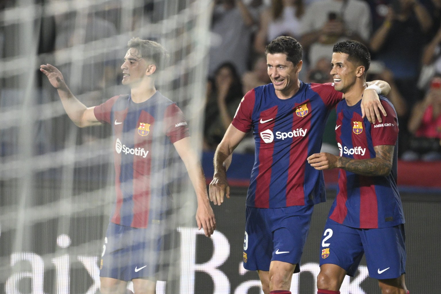 Barcelona finalizuje transfer. Padło "Here we go!". Lewandowski już wie