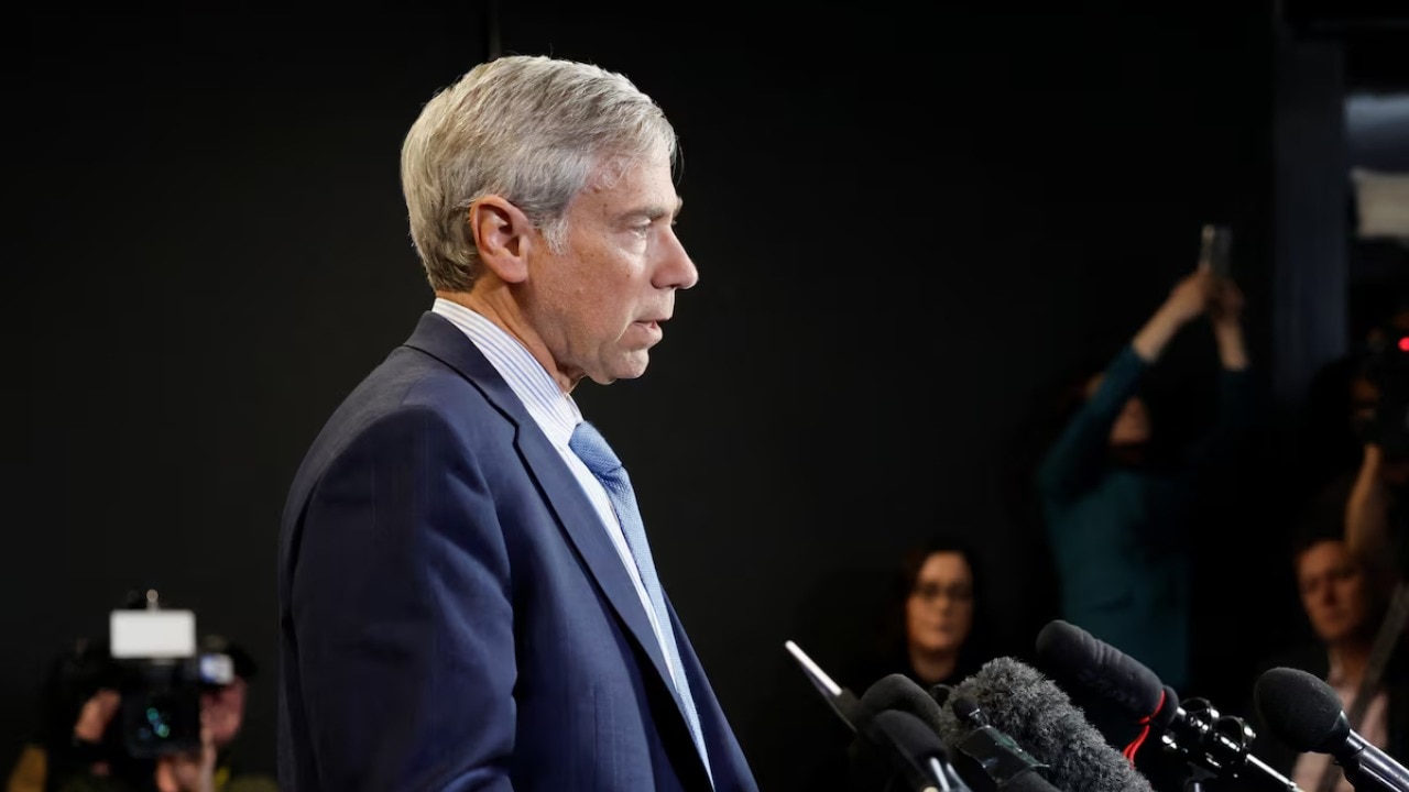 Meet the lawyer defending Nicolas Maduro who secured Julian Assange's ...