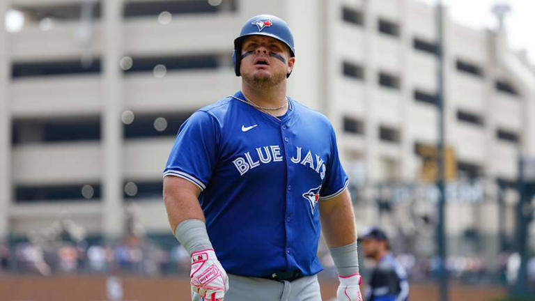 Brewers bring fan-favorite Daniel Vogelbach back in new role