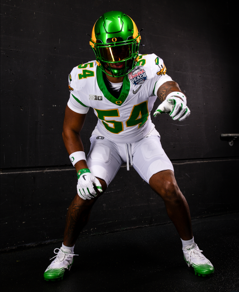 Oregon Ducks unveil uniform combo for CFP semifinal vs. Indiana