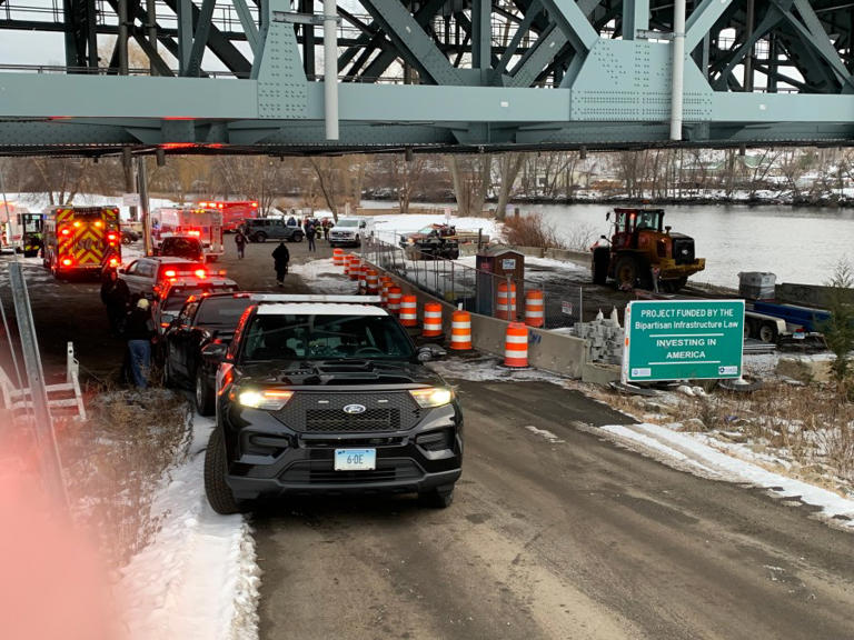 Kayaker found safe after overturned kayak found in Housatonic River in ...