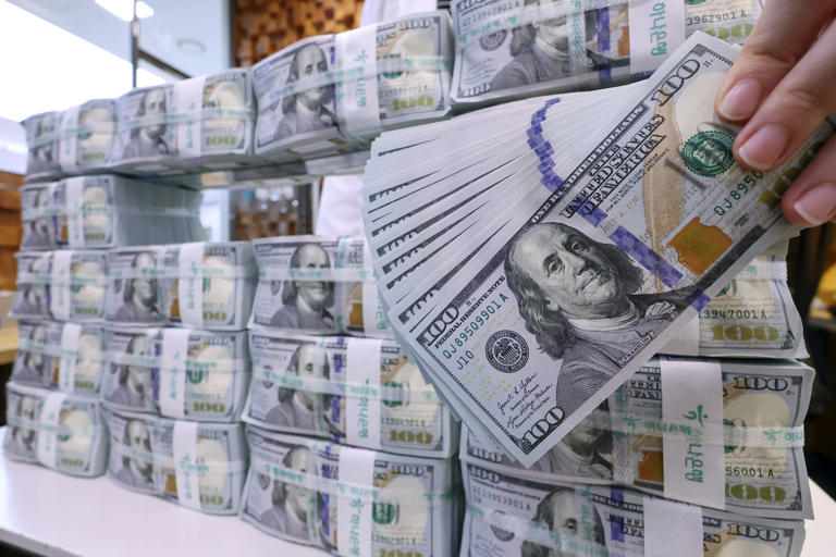 South Korea's foreign exchange reserves decline in high exchange rate ...