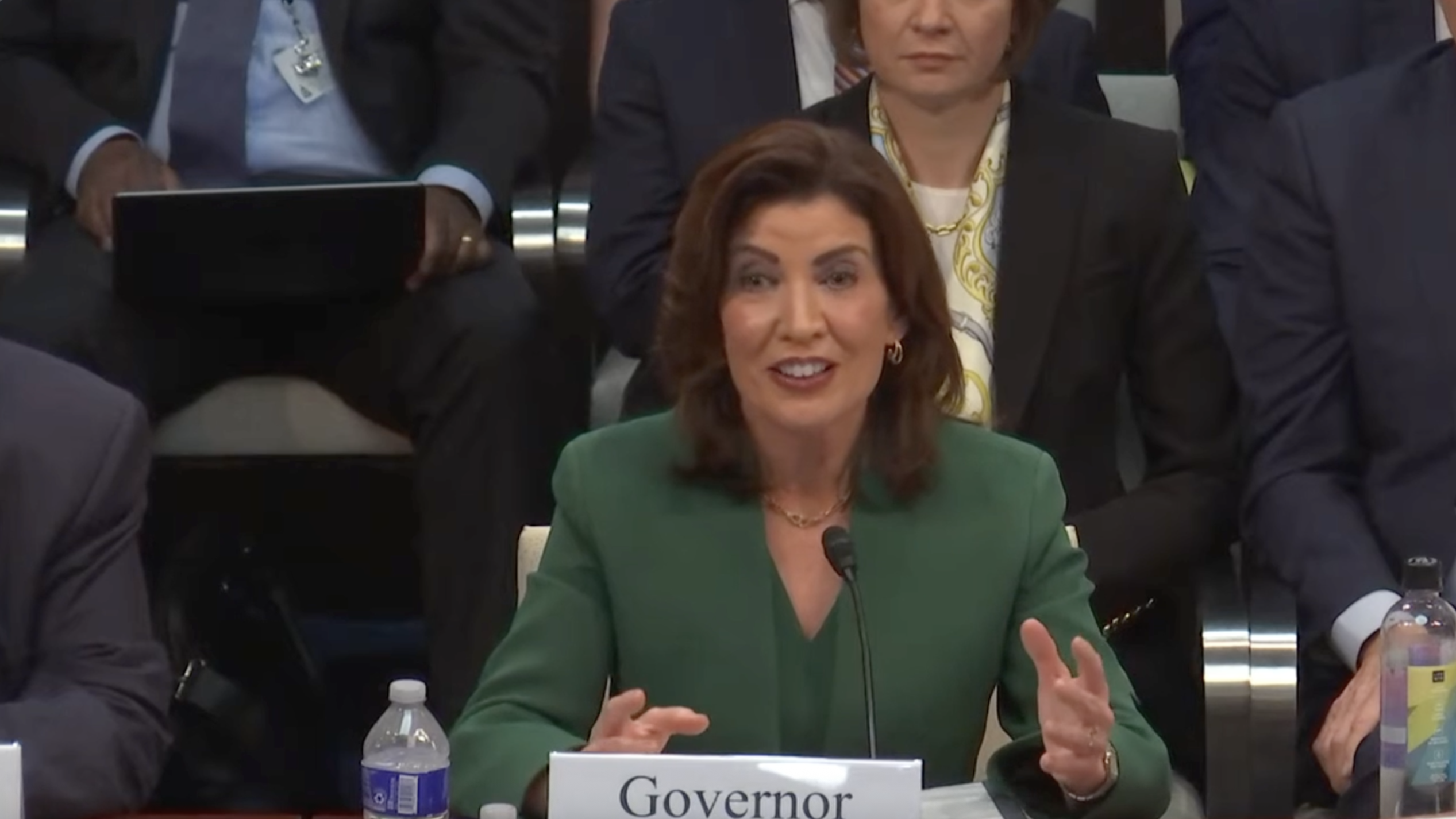 'You need a lesson in civics': Kathy Hochul shuts up GOP punk Jim ...