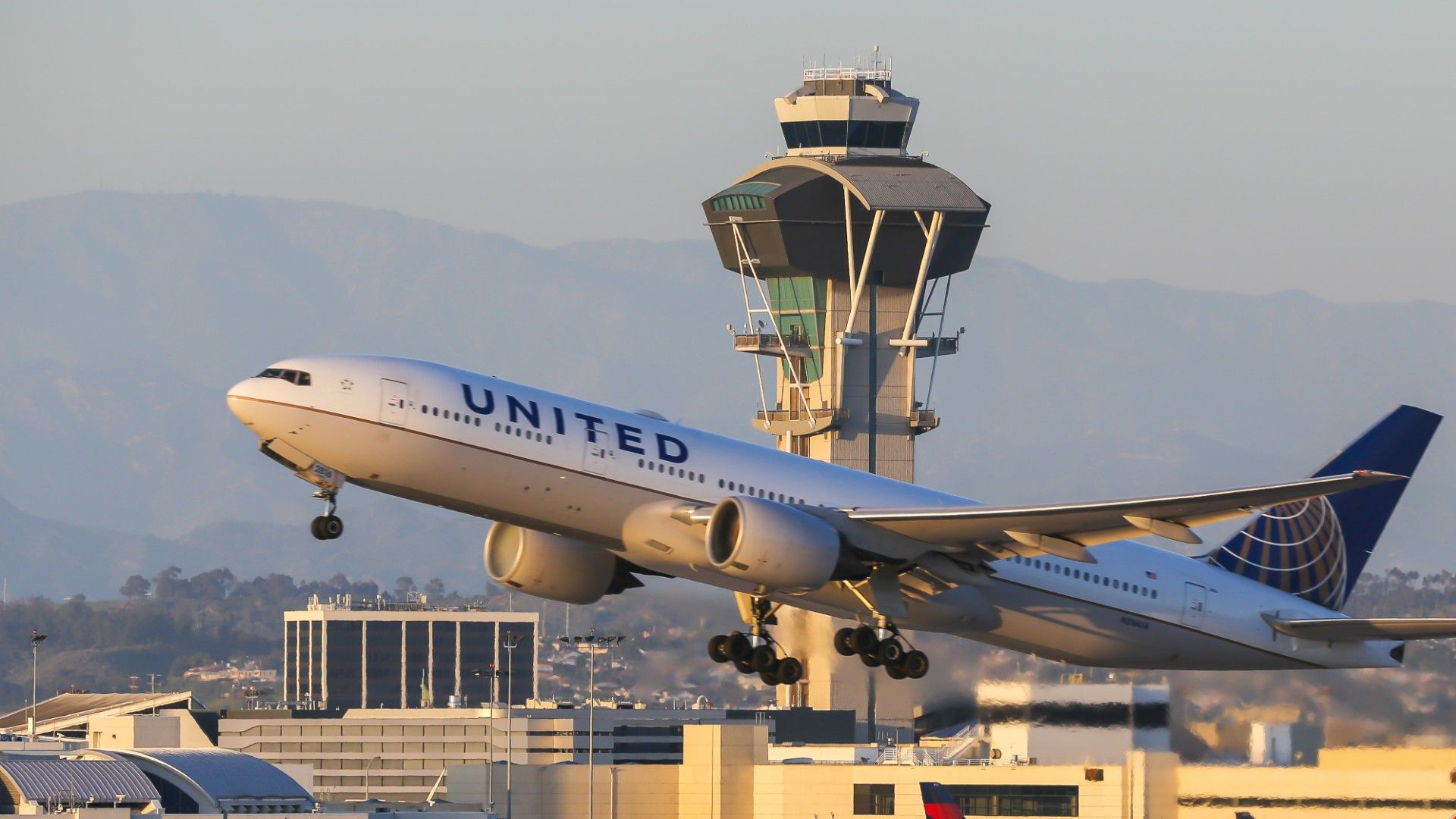 Where does United fly its 364-seat Boeing 777? Full 2026 route list ...