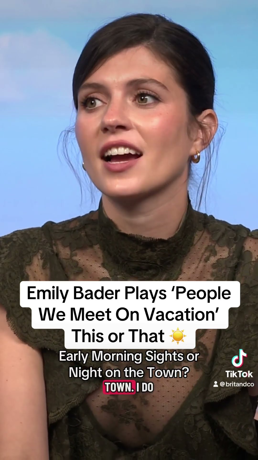 Emily Bader plays 'People We Meet on Vacation' this or that ☀️