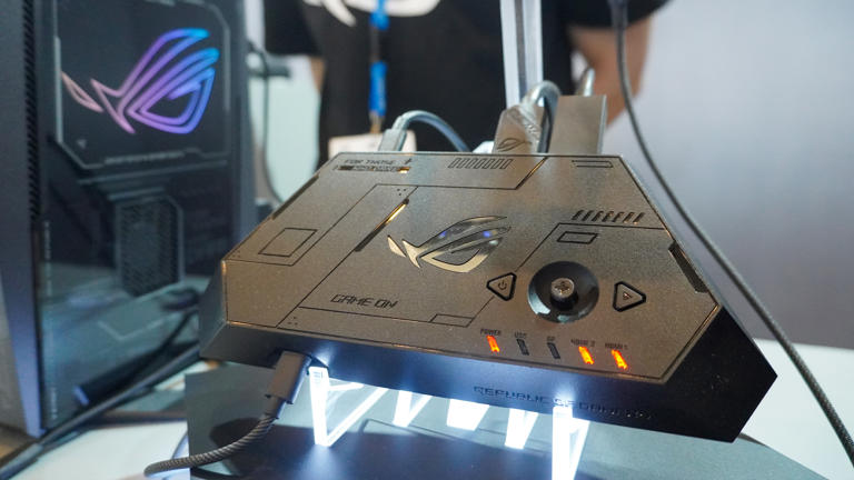 I tested Asus’ new ROG Xreal R1 AR glasses, and they outclass ...