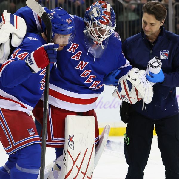 Igor Shesterkin exits New York Rangers' loss with leg injury