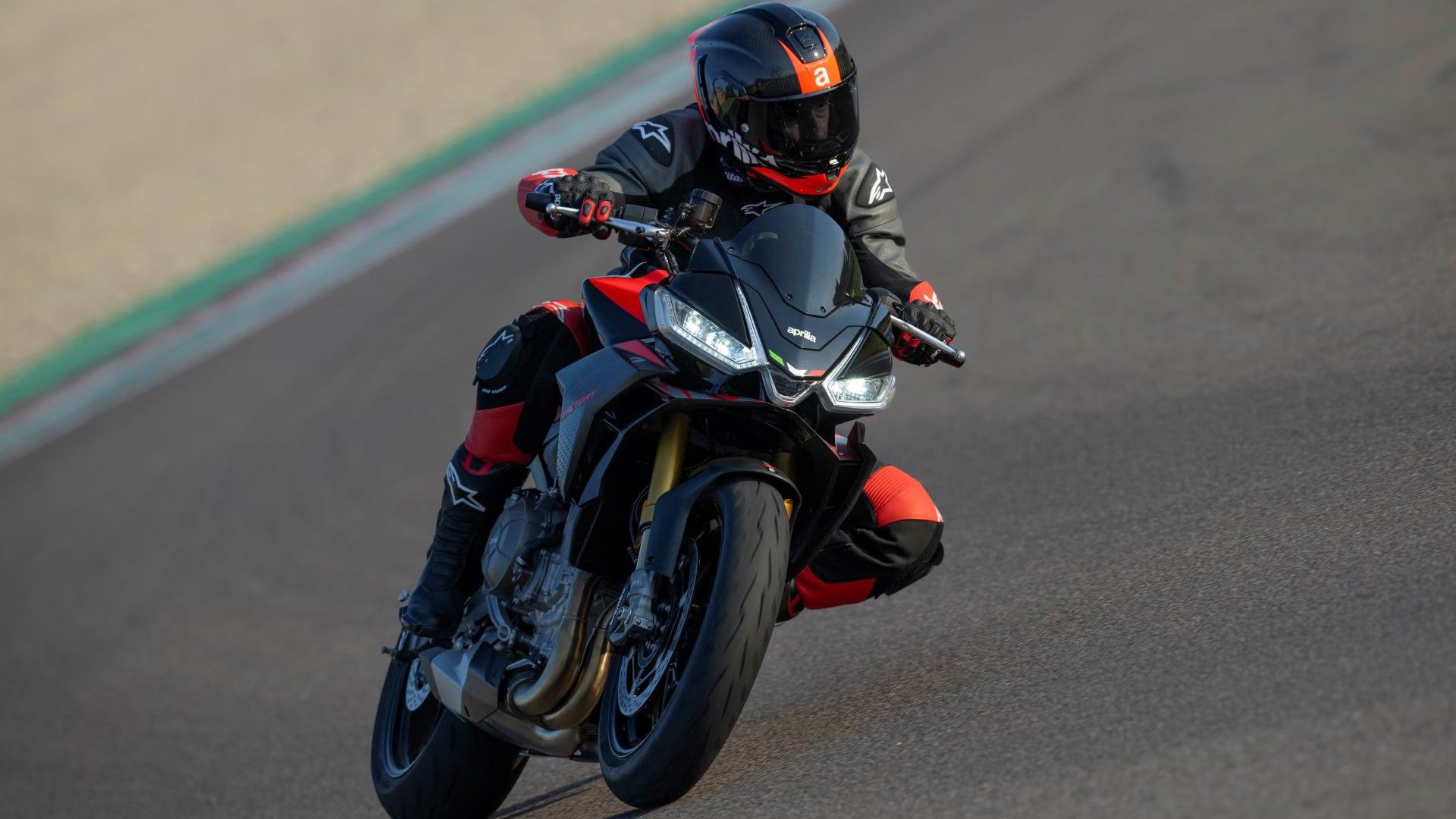 The perfect midweight middle ground between comfort and chaos