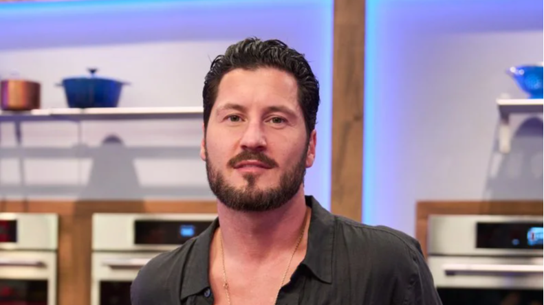 "How do we do this:" Val Chmerkovskiy struggles with peeling vegetables ...