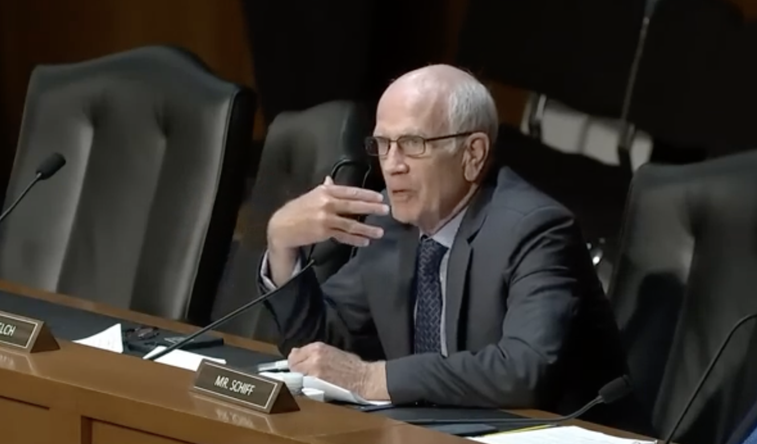 'I'll be waiting for my turn': Peter Welch catches Pam Bondi off guard ...