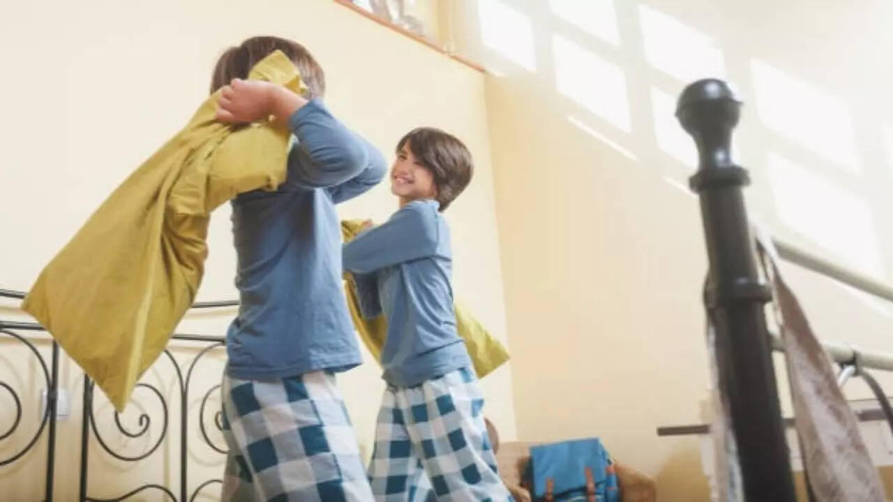6 reasons why siblings fight more at home than anywhere else