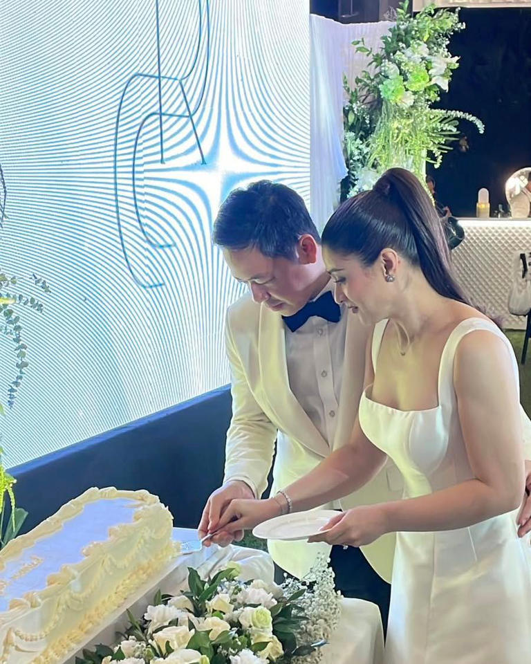 The details of Carla Abellana and Reg Santos' trending wedding cakes ...