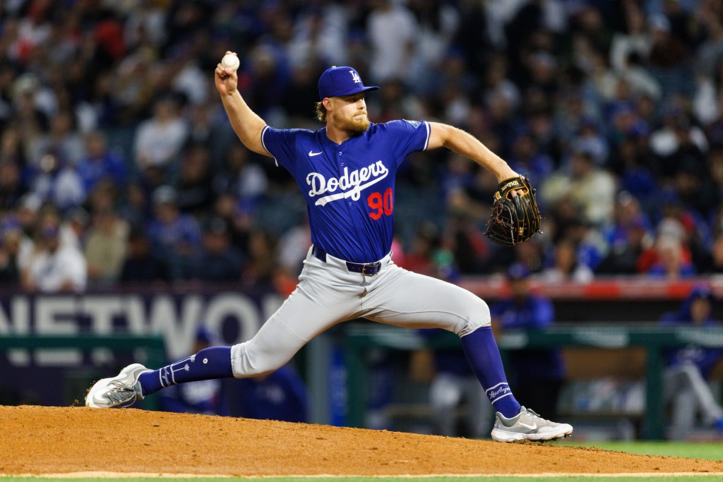 Former Dodgers pitcher announces he's signing with Astros
