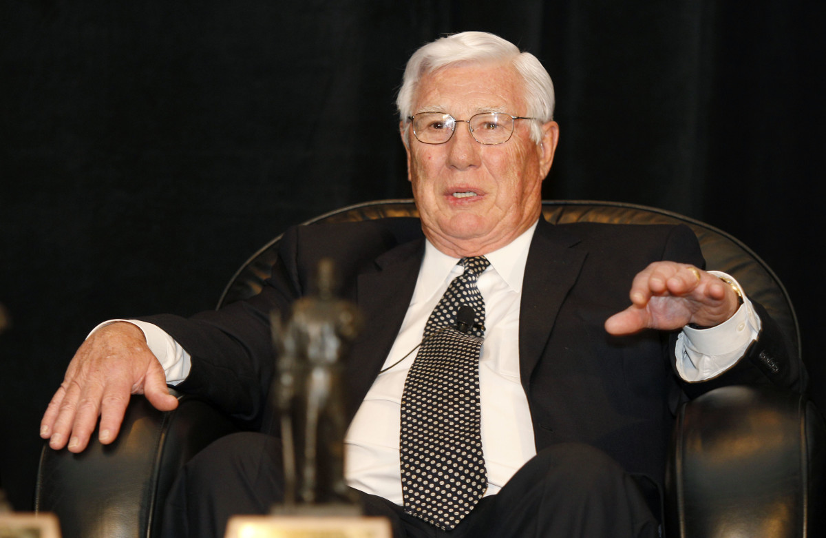 'One of the most respected' Hockey Hall of Famers dies at 89