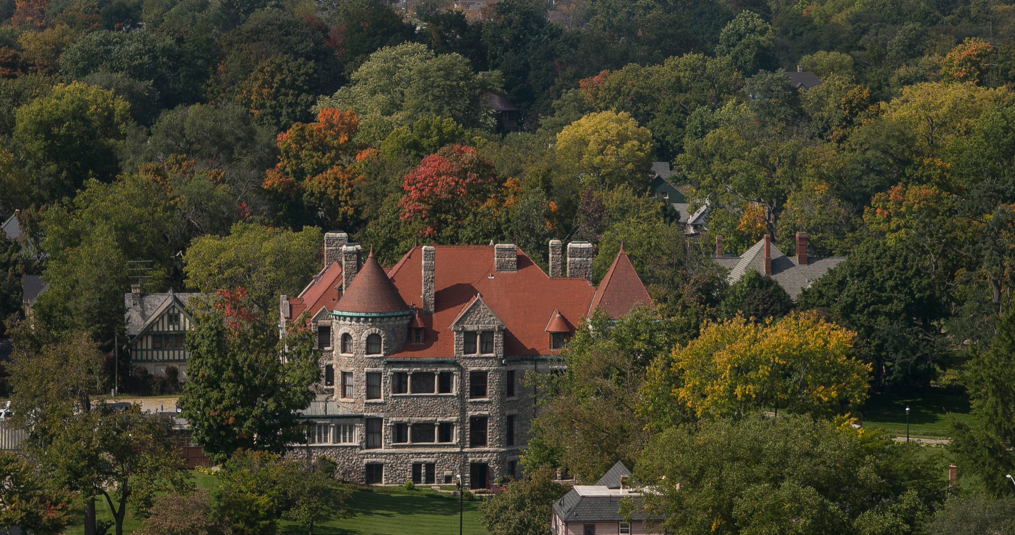 Historic downtown South Bend restaurant Tippecanoe Place has closed