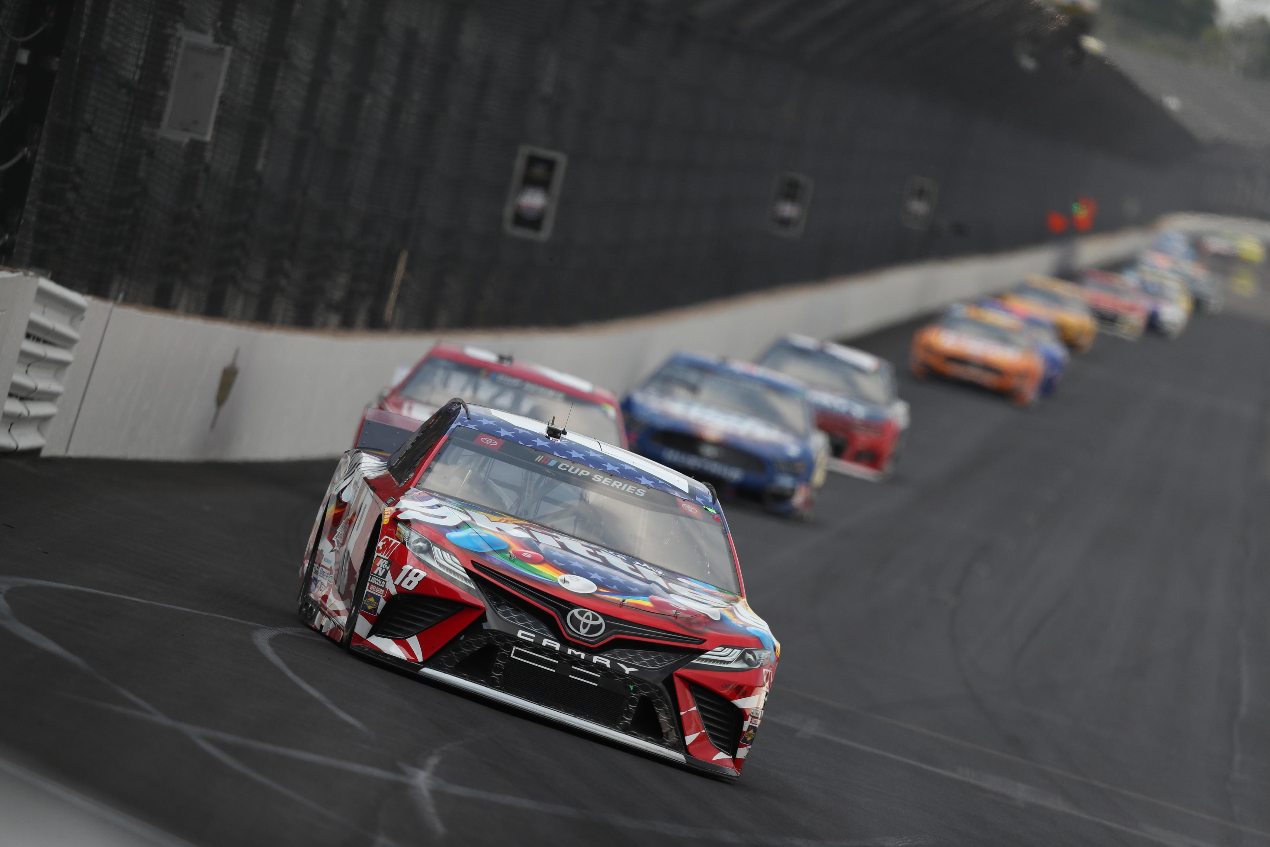 What is the point of drafting in NASCAR?