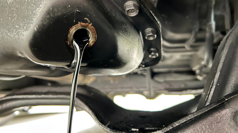 What causes cylinder wall scoring (and how to prevent it)