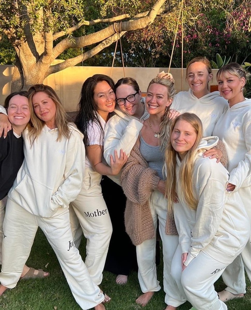 I've never felt more alive than reading about this "celebrity mum group ...