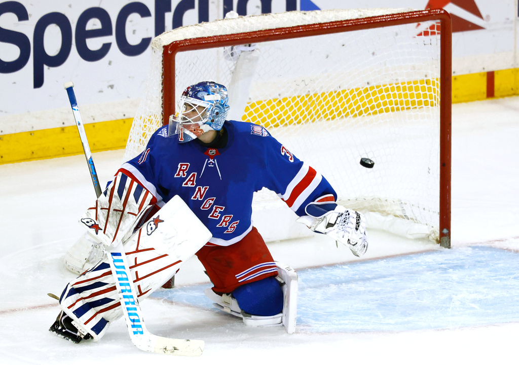 Rangers goaltender Igor Shesterkin leaves game against the Mammoth ...