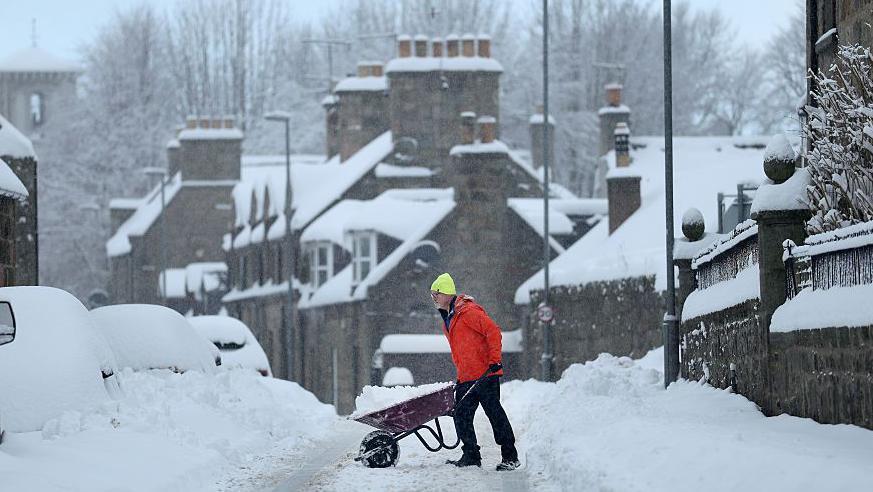 Amber Alert for North as snow warning extended across Scotland