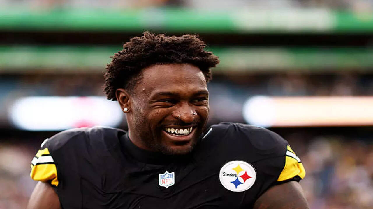 DK Metcalf returns with energy after sideline suspension, dodges ...