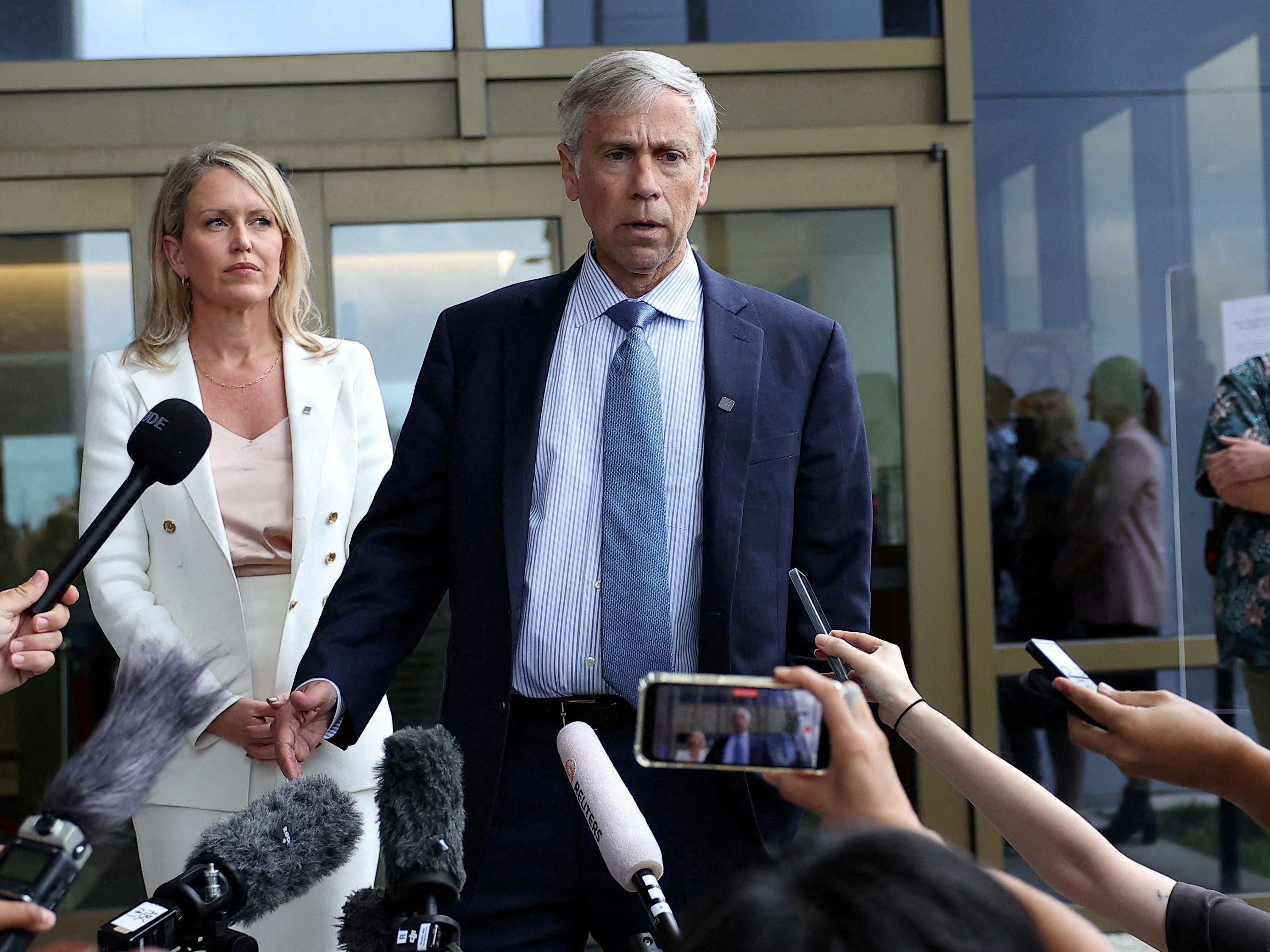 Meet Barry Pollack, Nicolás Maduro's lawyer who also represented Julian ...