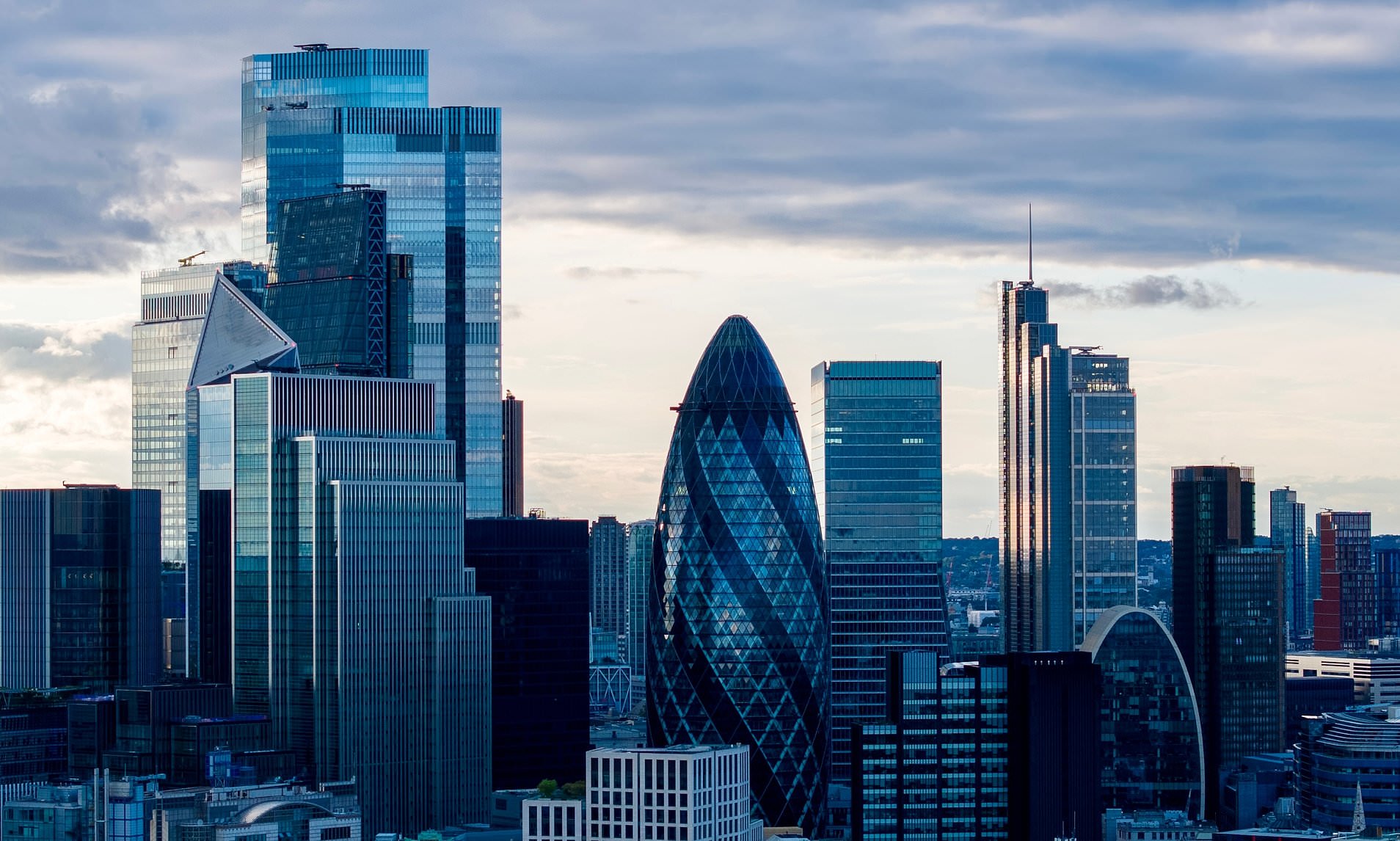 Top FTSE bosses to have made more by midday today than the average ...