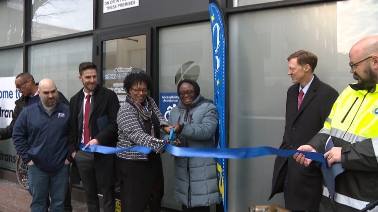 New CT Transit customer center opens in New Haven, but local advocate ...