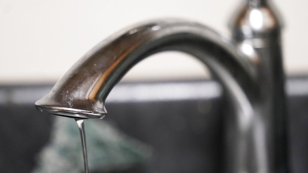 Residents of Twin Hills Apartments left without running water for weeks