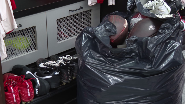 Bucs clean out lockers, host exit interviews after season ends