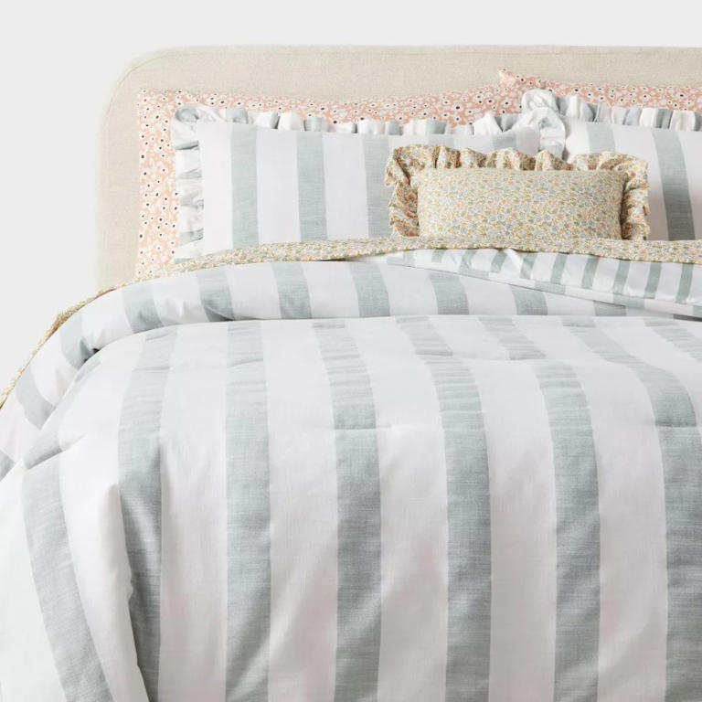Target's beachy farmhouse 8-piece comforter set will warm up your ...