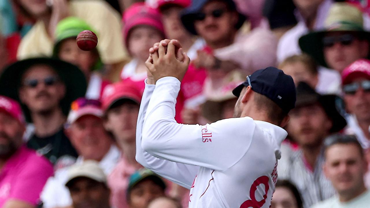 Head hammers Poms after horror drop