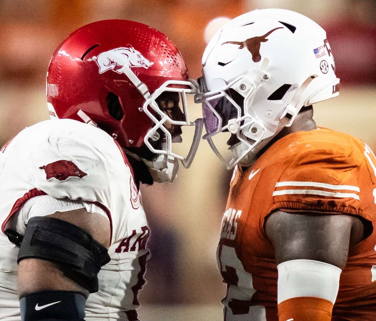 Texas adds a defensive lineman and tight end in transfer portal; Parker ...