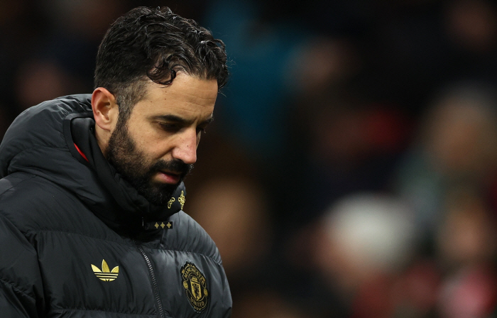 I don't have money... Manchester United, which was desperate, dismissed ...